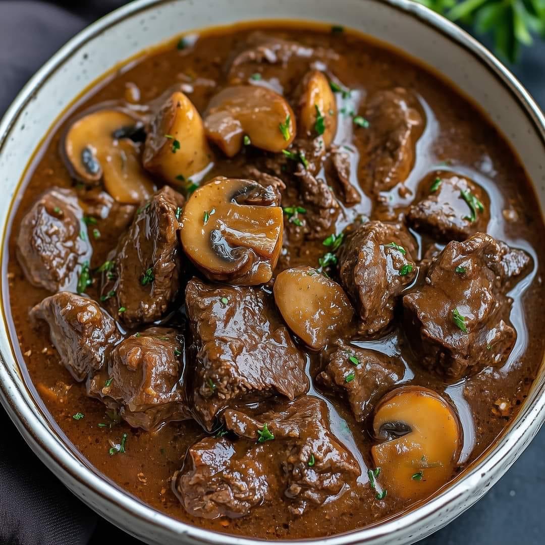 Slow Cooker Beef and Mushroom Stew - OLD GRANDMA'S RECIPES